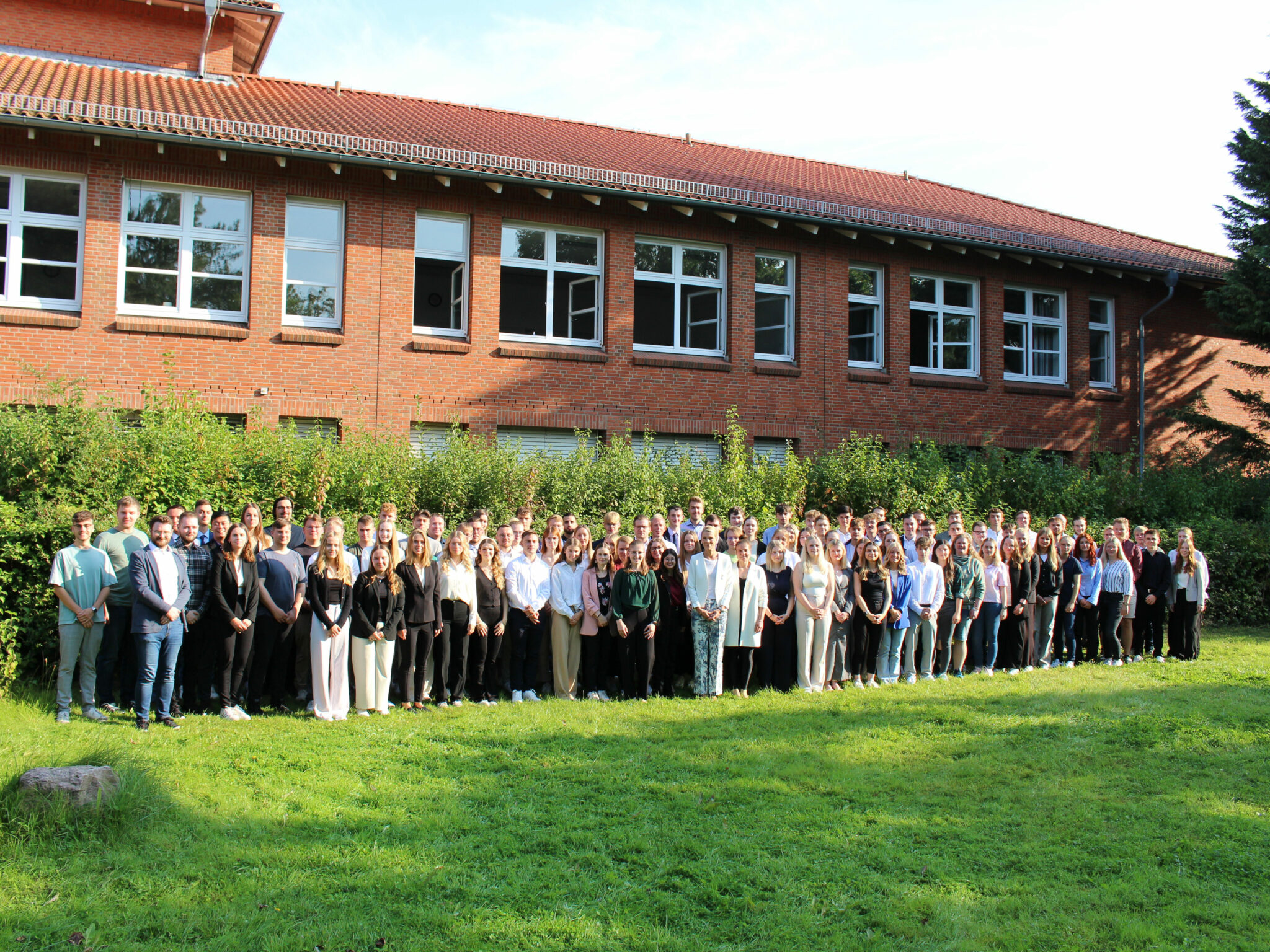 Ausbildungszentrum für Verwaltung AZV - Ausbildungszentrum für Verwaltung AZV