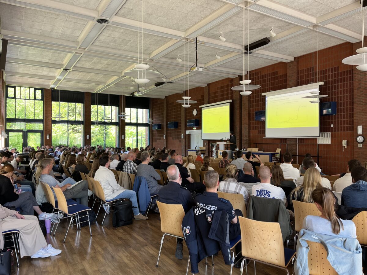 Ausbildungszentrum für Verwaltung AZV - Ausbildungszentrum für Verwaltung AZV